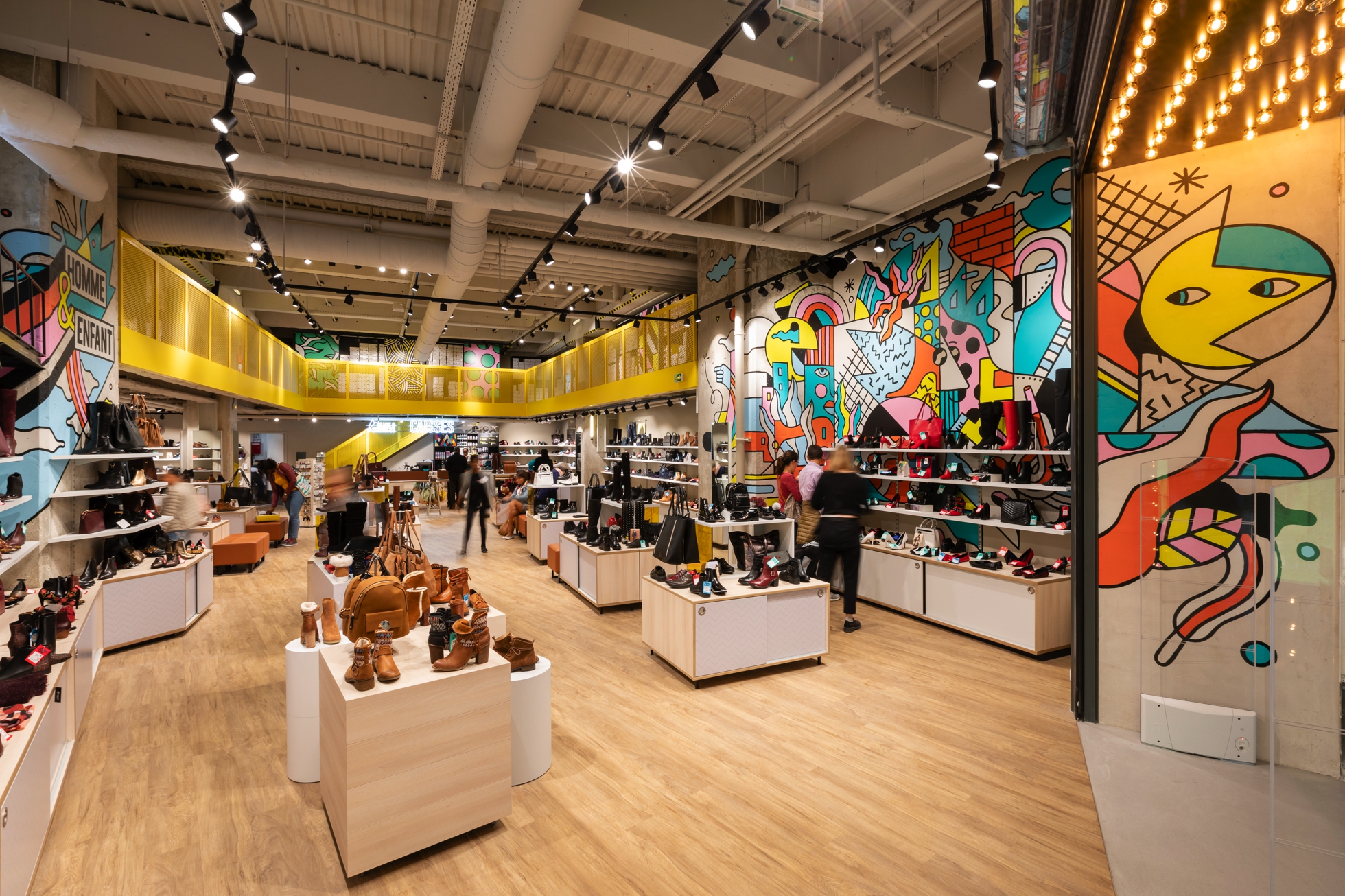 Un nouveau flagship tout en couleurs pour Éram aux 4 Temps - Defense-92.fr