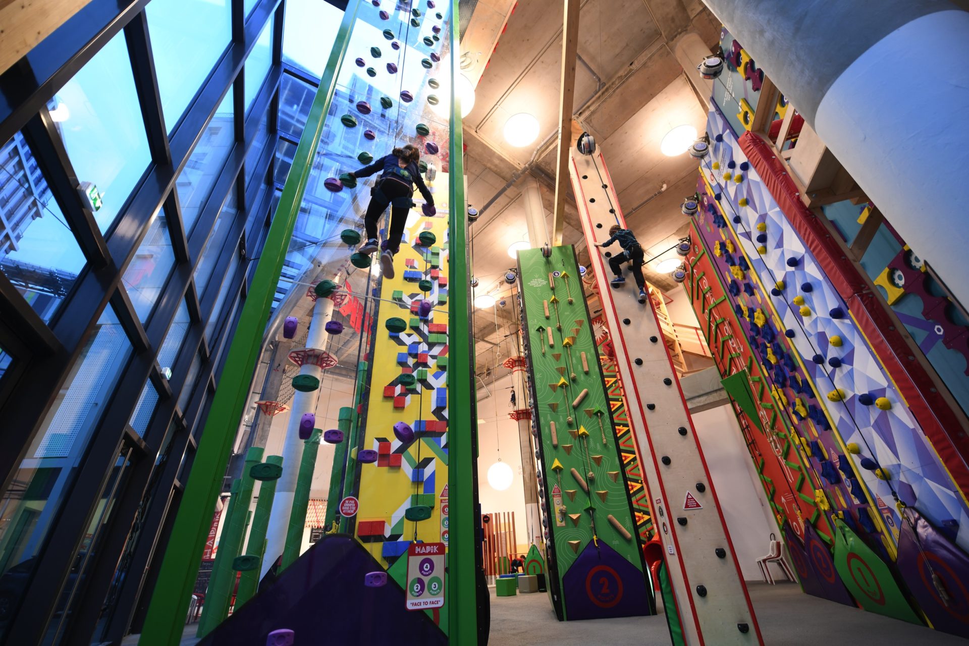 Hapik ouvre une salle d’escalade complètement fun près de l’université ...