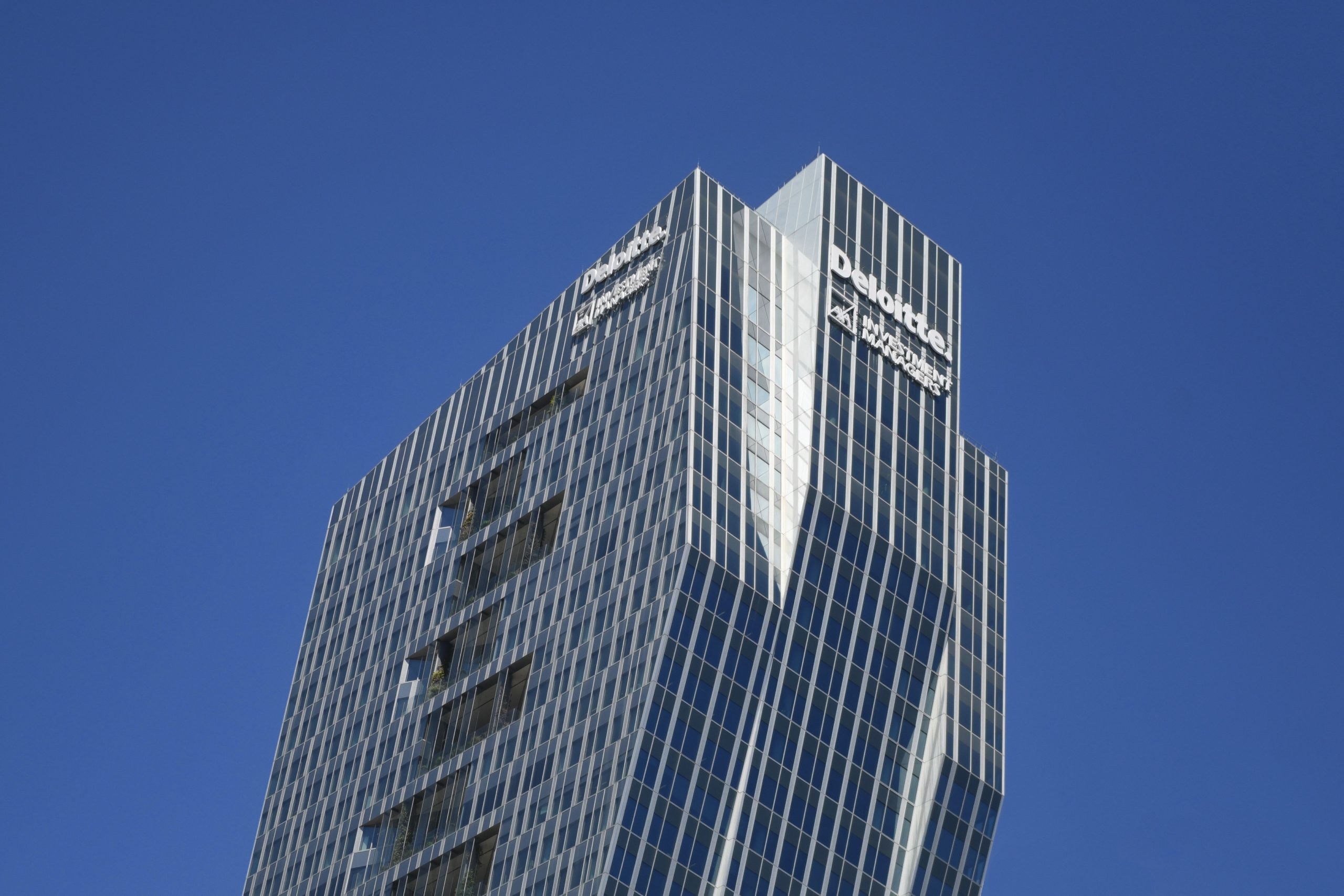 Panique à la tour Majunga après la réception d’un colis qui semblait ...