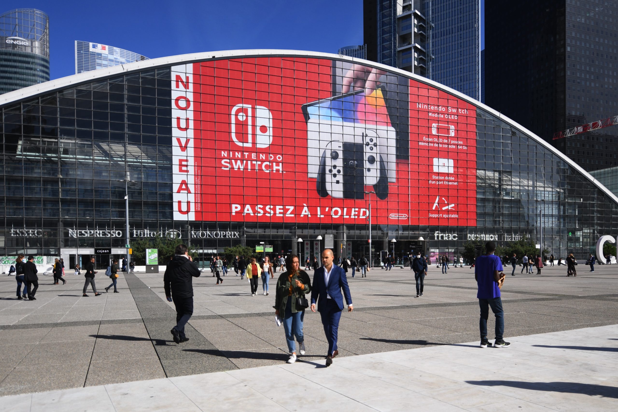 La nouvelle Nintendo Switch OLED s’affiche en grand sur le Cnit ...