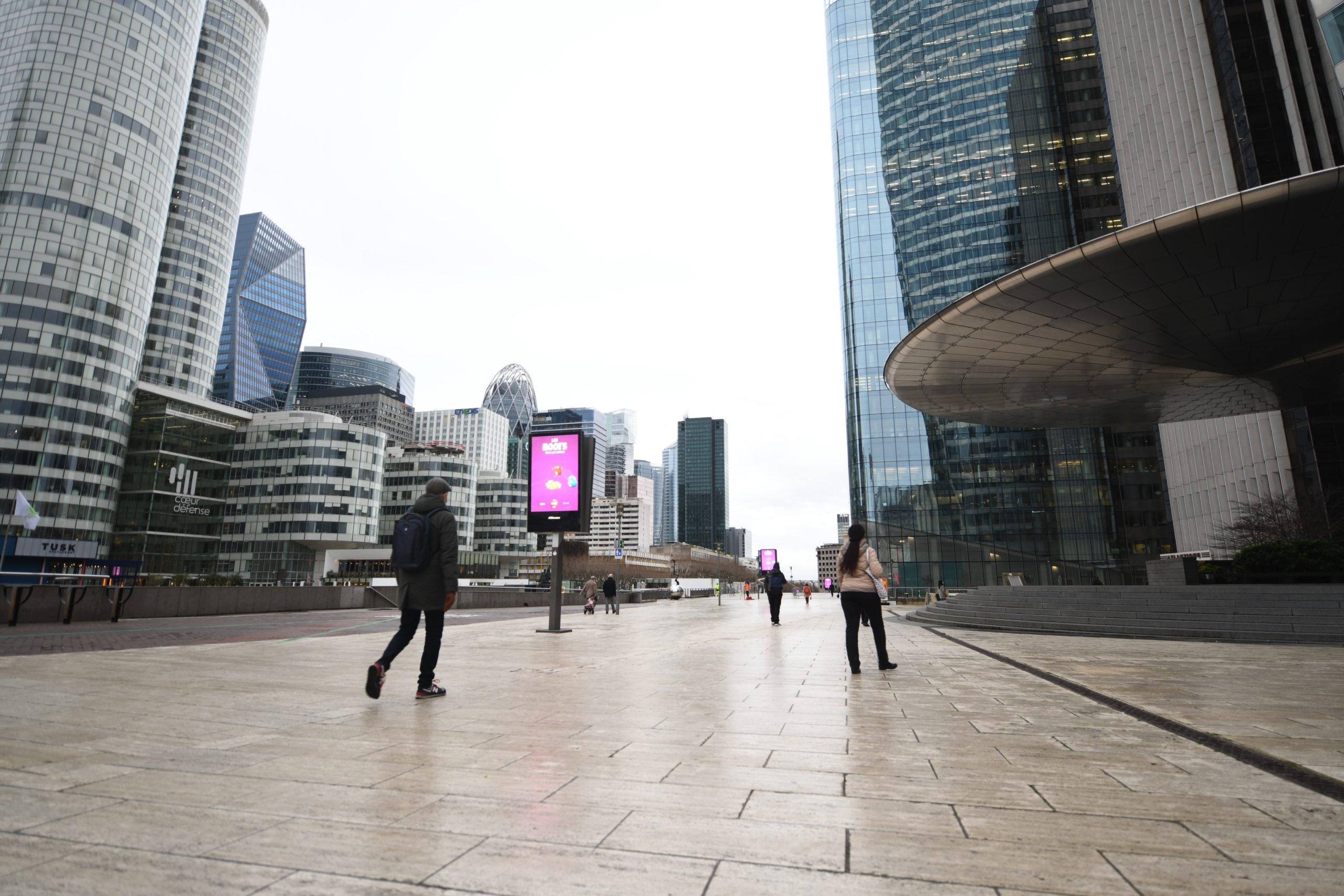 La Défense va encore subir les nouvelles mesures de restrictions liées ... La Défense va encore subir les nouvelles mesures de restrictions liées ...