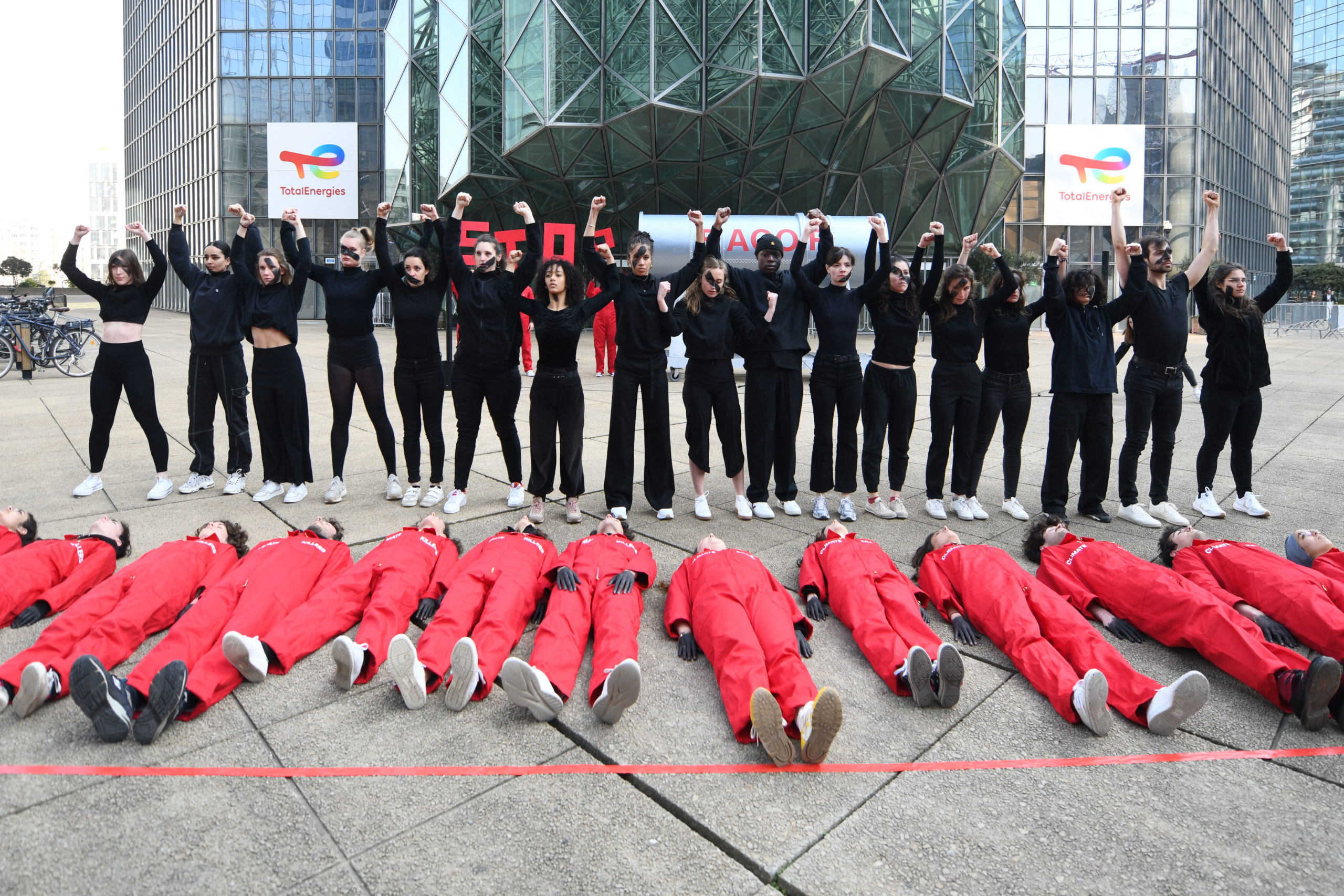 Le projet Eacop de TotalEnergies dans le viseur des collectifs Minuit ...