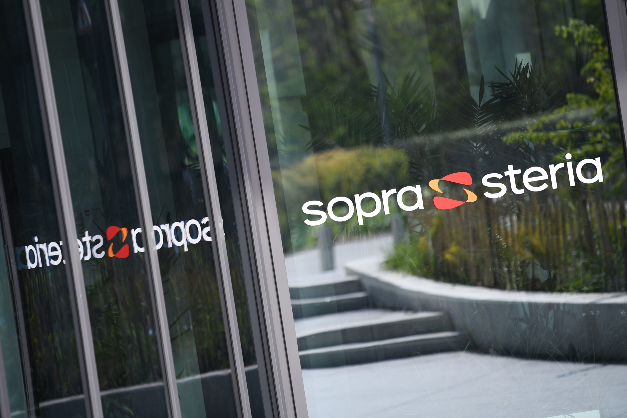Sopra Steria s’offre un roadshow sur le parvis de La Défense - Defense ...