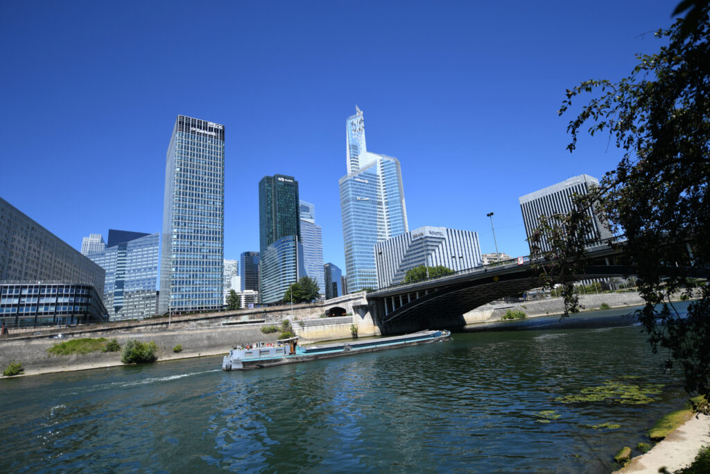 Paris La Défense veut faire toujours plus de neuf avec du vieux ...
