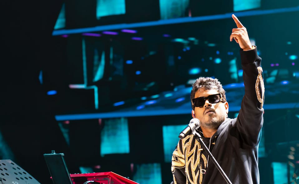 Yuvan Shankar Raja, alias « U1 » en concert à la Paris La Défense Arena ...