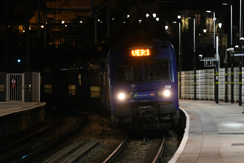 Des travaux nocturnes impactent la ligne U du Transilien en ce début d ...