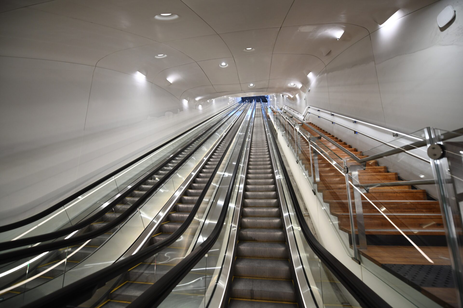 Le RER E fait son arrivée dans le quartier d’affaires de La Défense - Defense-92.fr