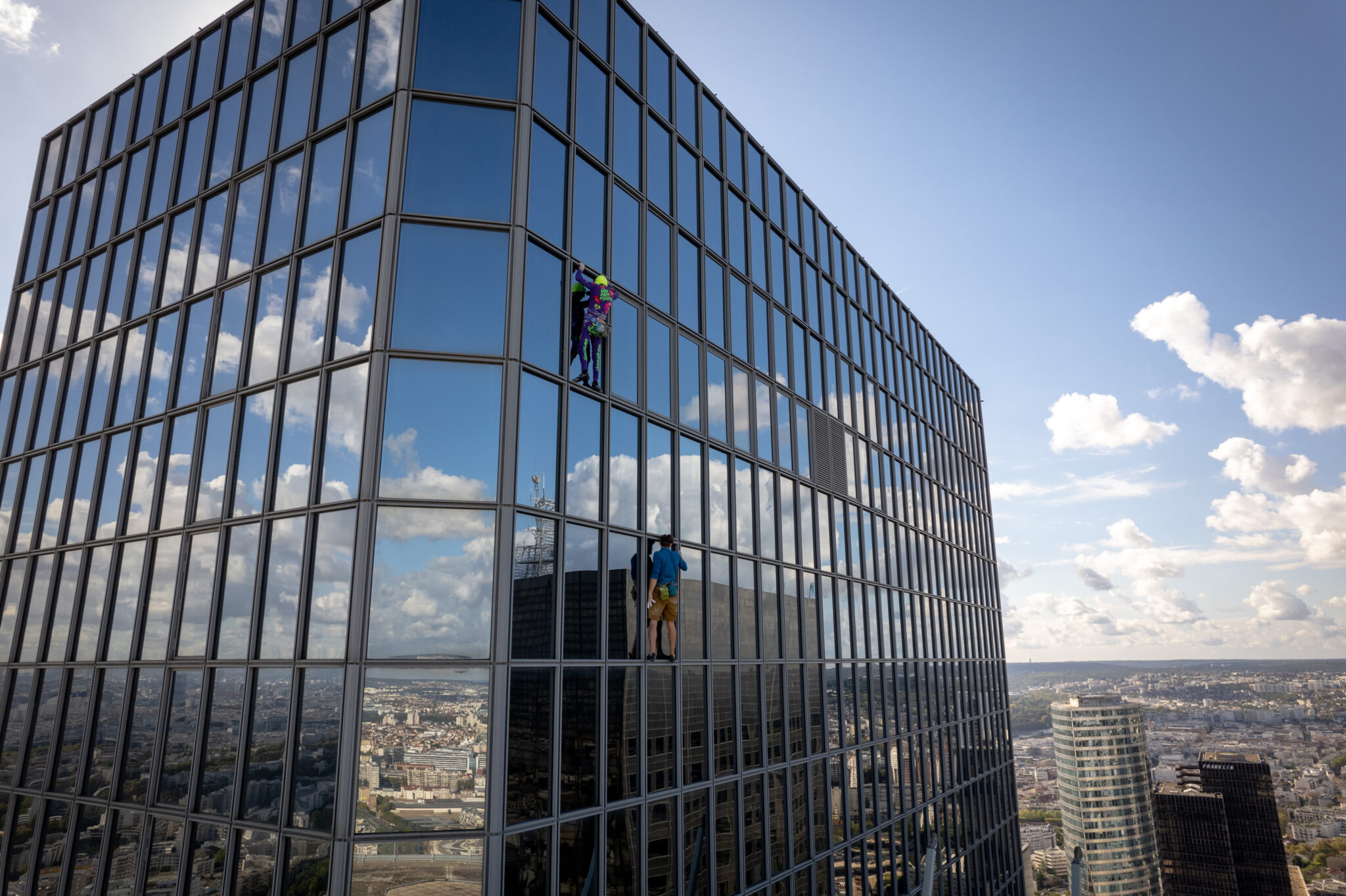 Les deux légendes de la grimpe, Alain Robert et Sébastien Bouin ...