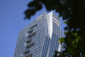 La tour Majunga conserve ses deux locataires - Defense-92.fr