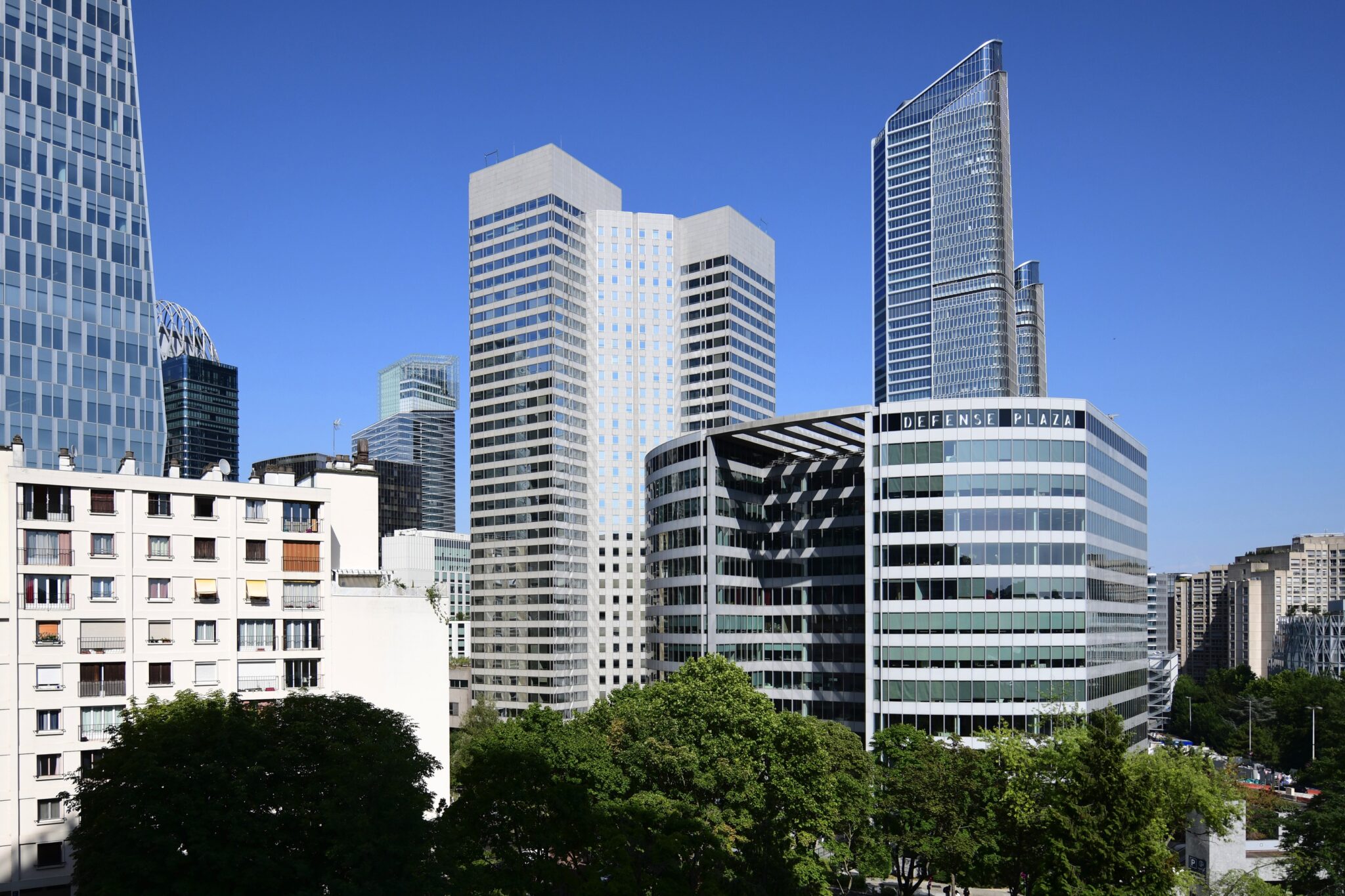 TotalEnergies remet en vente ses deux tours à La Défense avant d ...